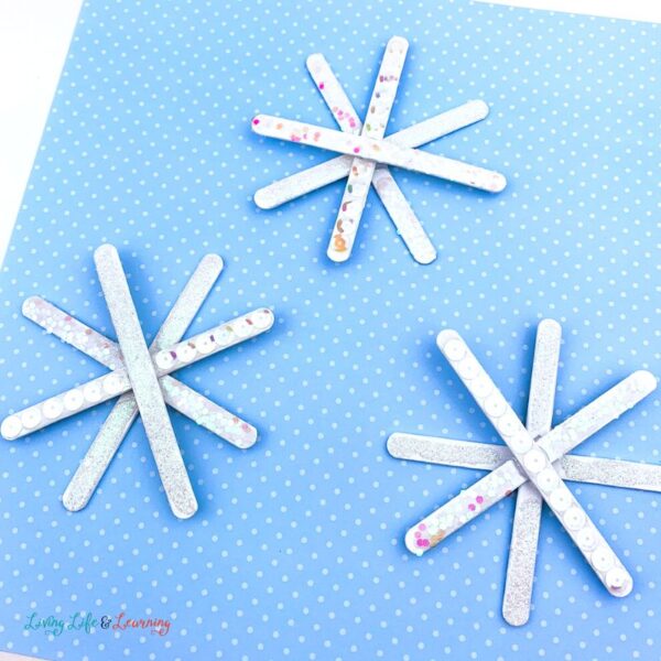 41 Festive Winter Toddler Crafts And Activities